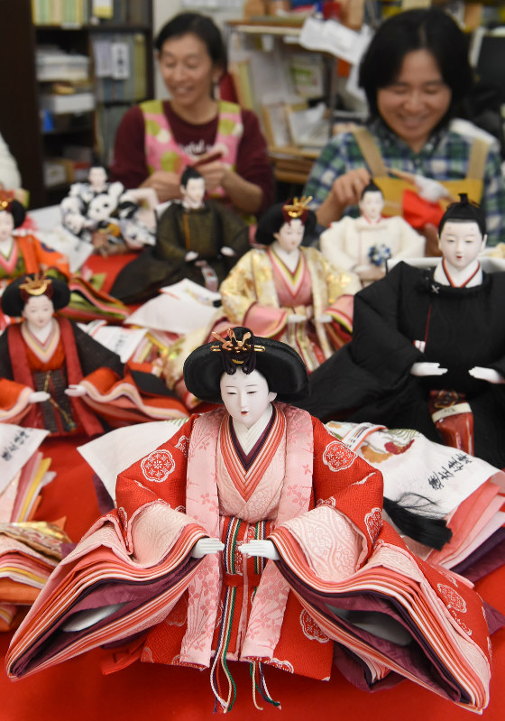 Photo Journal: All dolled up - The Mainichi