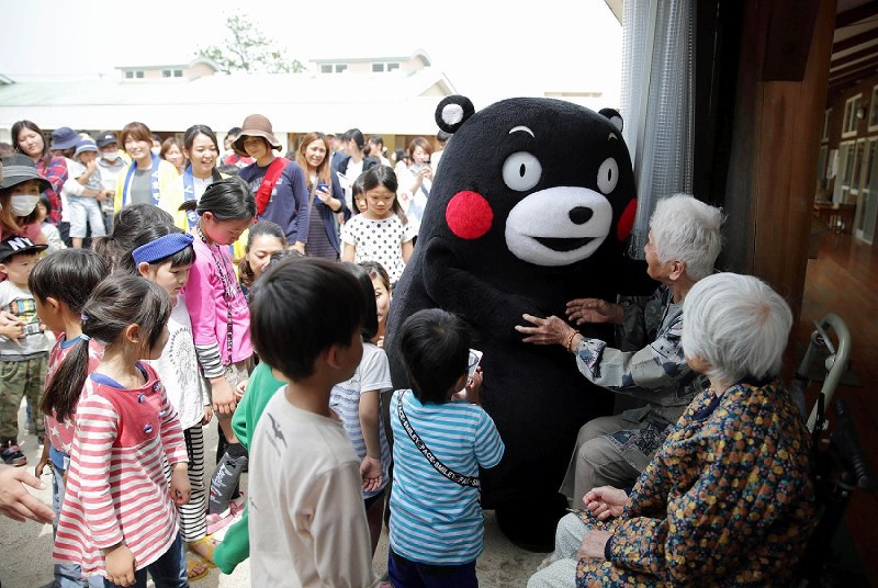 Photo Special: Kumamon back in action - The Mainichi