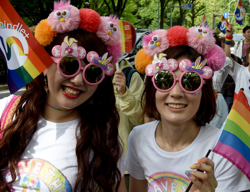 Photo Special: Tokyo Rainbow Pride event draws 5,000 - The Mainichi