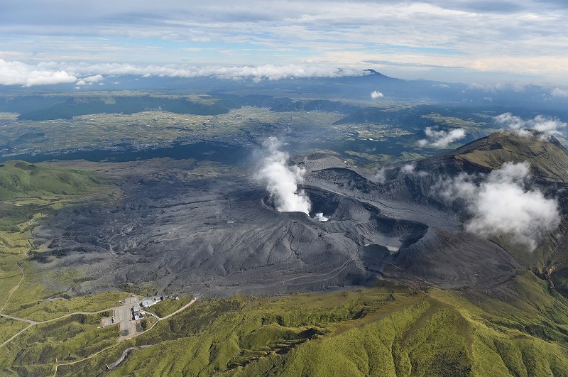 Photo Special: Mount Aso erupts, JMA warns of further eruption on same ...