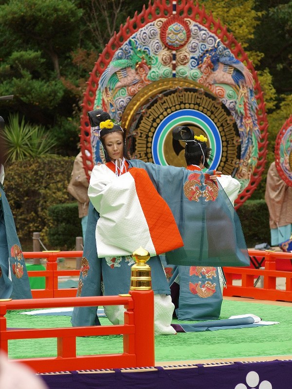 Glimpses of Japan: Ancient court dances (6) - The Mainichi