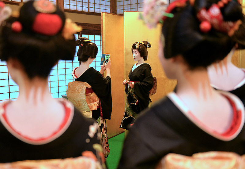 Photo Special: Geisha, maiko make New Year's resolutions in Kyoto - The ...
