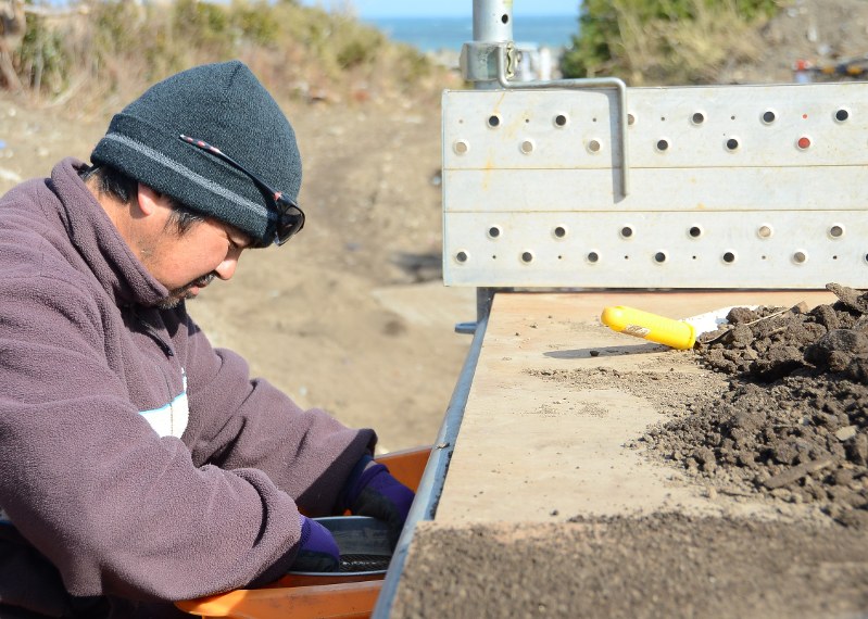 Father determined to find entire remains of daughter killed by 3/11 tsunami - The Mainichi
