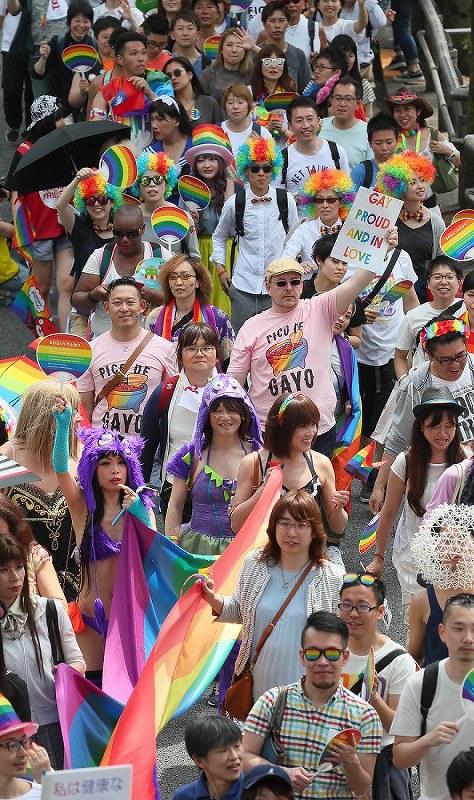 In Photos: Tokyo Rainbow Pride's largest parade fills Shibuya with ...