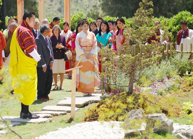 In Photos: Princess Mako enjoys flower show with Bhutan's royal couple ...