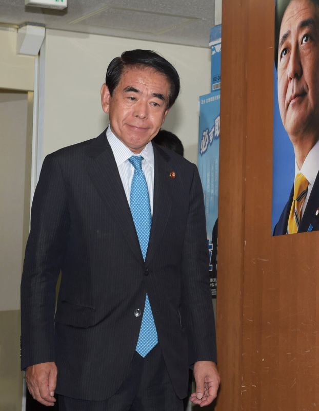 都議選：自民が歴史的惨敗 議席半減 [写真特集1 6] 毎日新聞