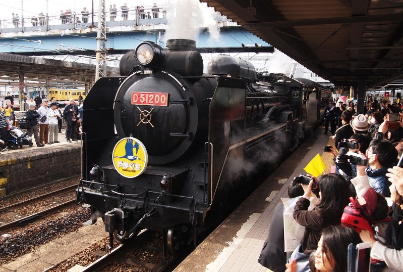JR山口線：「D51」44年ぶり復活 観光列車けん引 | 毎日新聞