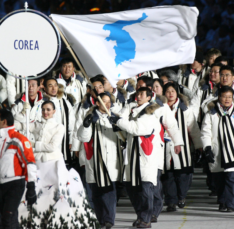 毎小ニュース：国際 韓国・北朝鮮、五輪初の南北合同チーム 統一旗で入場 | 毎日新聞