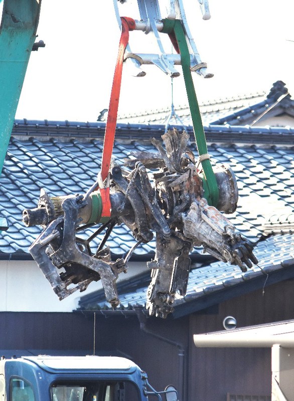 7 other buildings damaged by parts from GSDF helicopter that crashed ...