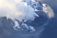 In Photos: Major eruption strikes Kyushu's Mount Shinmoe - The Mainichi