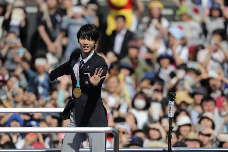 In Photos: Over 100,000 fans attend Hanyu's hometown parade - The Mainichi