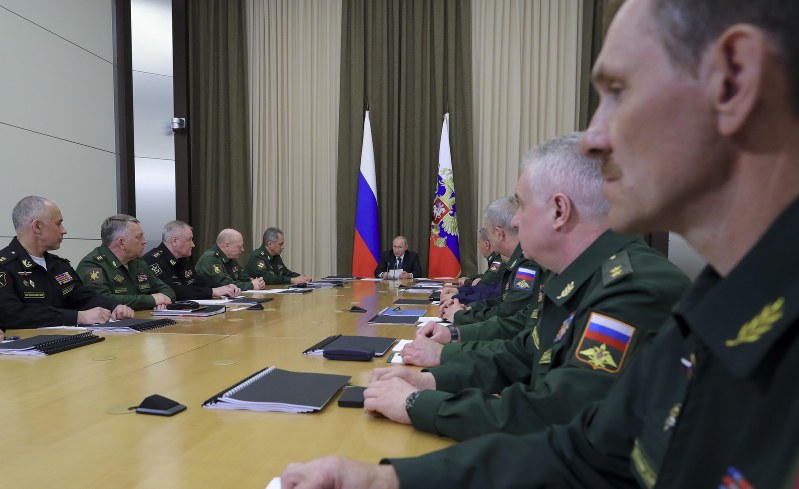 Putin: Russia to press ahead with military modernization - The Mainichi