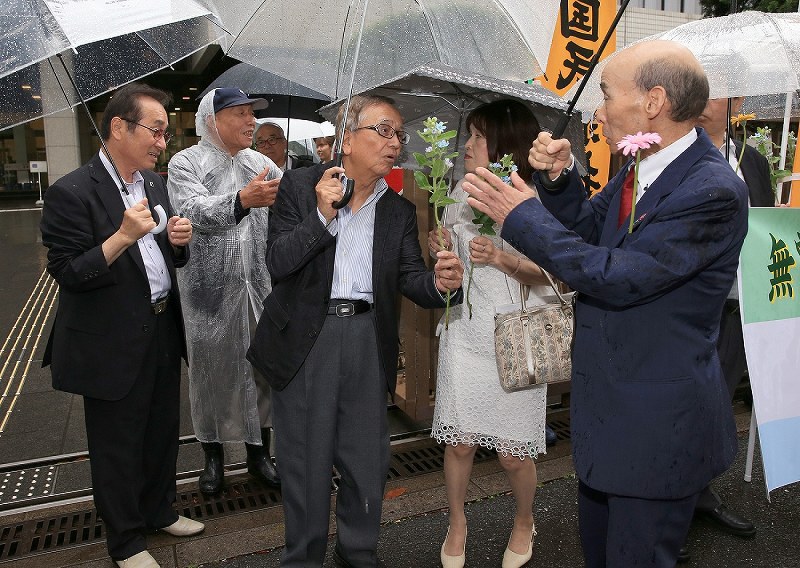In Photos: High court rejects reopening 1966 murder case - The Mainichi