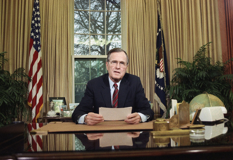 George H.W. Bush becomes 1st US president to turn 94 - The Mainichi