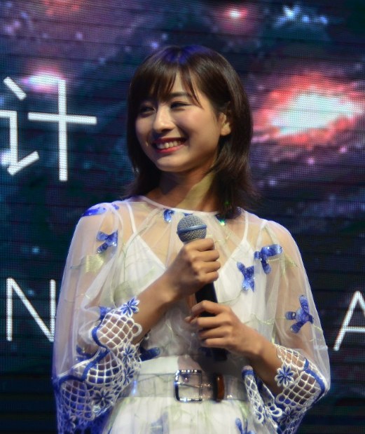 In Photos: Chinese 'Cinderella' makes singing debut - The Mainichi