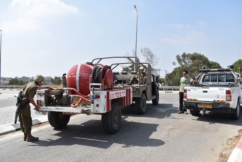 Gaza youths penetrate Israeli air defense with incendiary balloons ...