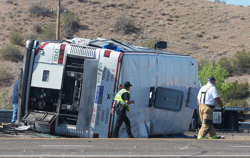 New Mexico passenger bus crash kills 3, injures 24 others - The Mainichi