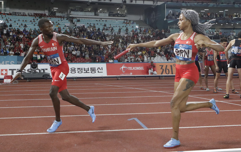 Mixed relay makes Asian Games debut; China back atop medals - The Mainichi