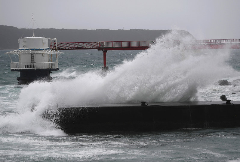 In Photos: Typhoon Jebi approaches western Japan with huge waves - The ...