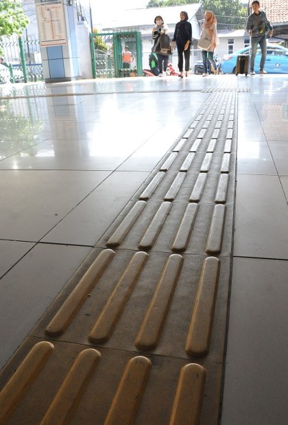 'Japanese style' train culture booming in Jakarta - The Mainichi