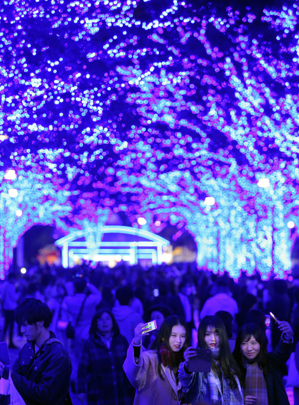 Blue lighting transforms Shibuya into winter wonderland - The Mainichi