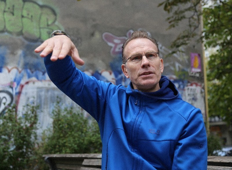 Walls of the World: Berlin, front line of the Cold War between East and ...