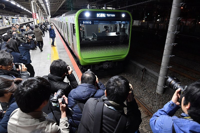In Photos: JR Yamanote Line train test runs automatic operation system ...