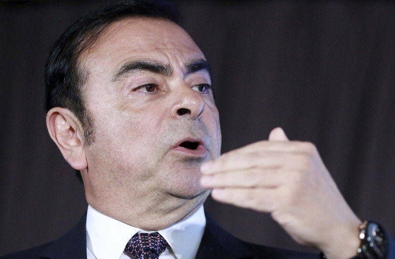 Former Renault boss Ghosn loses millions in compensation - The Mainichi