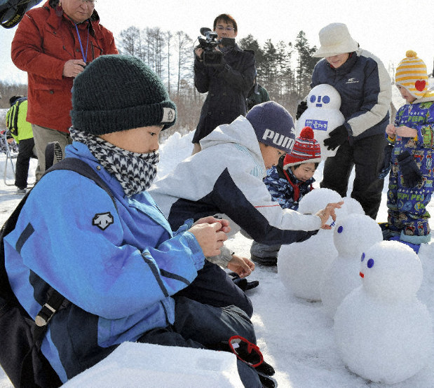 Residents of quake-hit Hokkaido town to send snowmen to Brazil in gift ...