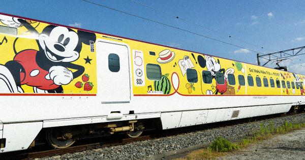 Mickey Mouse-themed limited express train debuts in Kyushu - The Mainichi