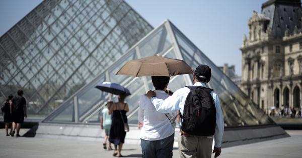 Heat wave puts Italy, France on highest 'red' weather alert - The Mainichi