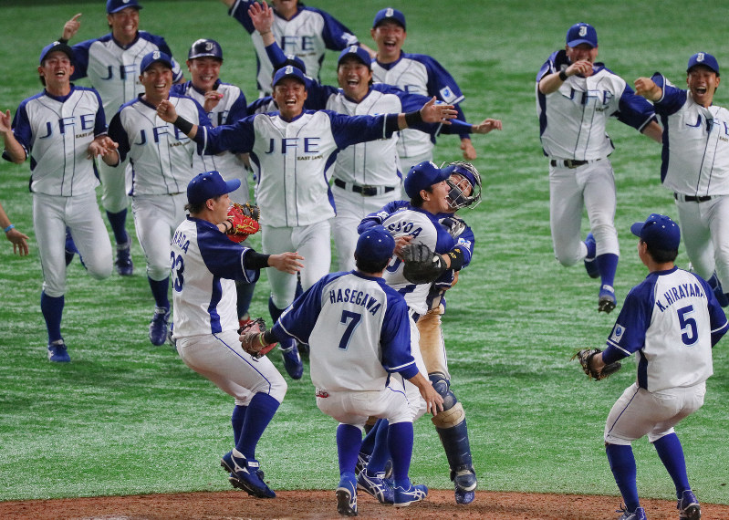 第90回都市対抗野球：JFE東日本（千葉市）－トヨタ自動車（豊田市） [写真特集32/33] | 毎日新聞