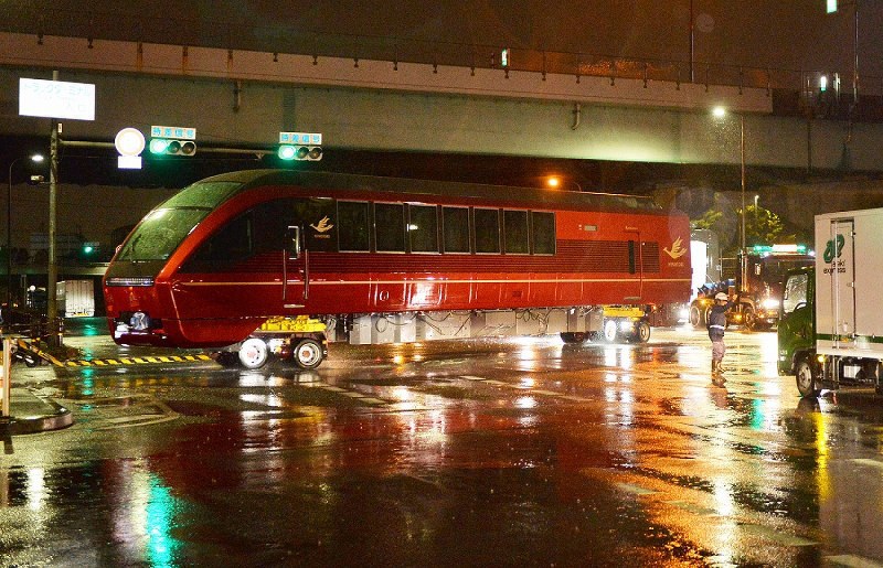 In Photos: Brand new 'Hinotori' limited-express cars hauled through ...