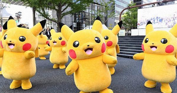 Pikachu, Mickey Mouse pump up Osaka street parade party - The Mainichi