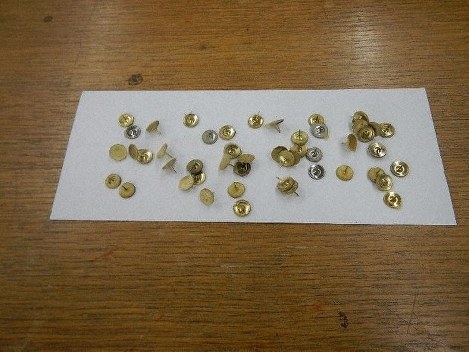 Police unable to find clues about hundreds of thumbtacks on western ...