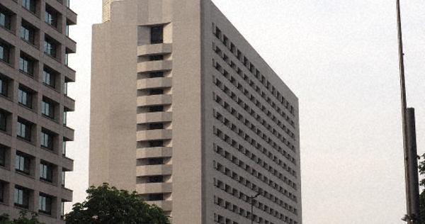 Tokyo cop forgets loaded gun in convenience store bathroom - The Mainichi