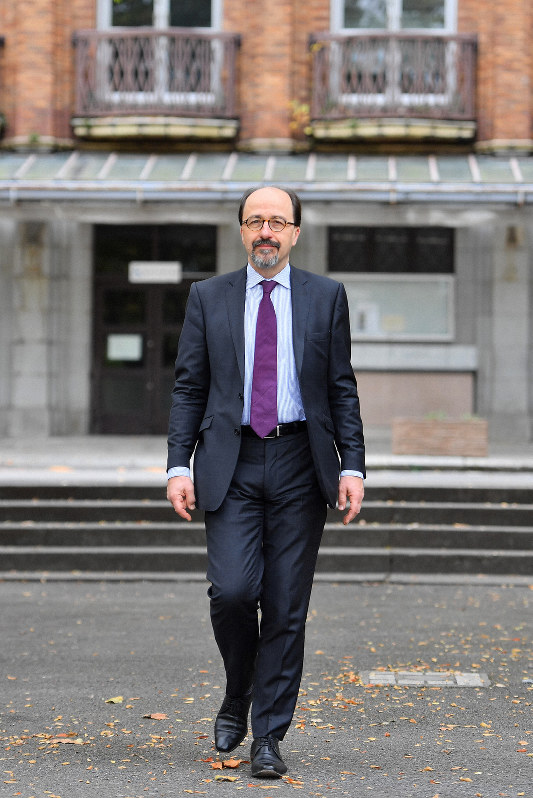 Bill Emmott: Invite HK protesters to nominate leaders to discuss a ...