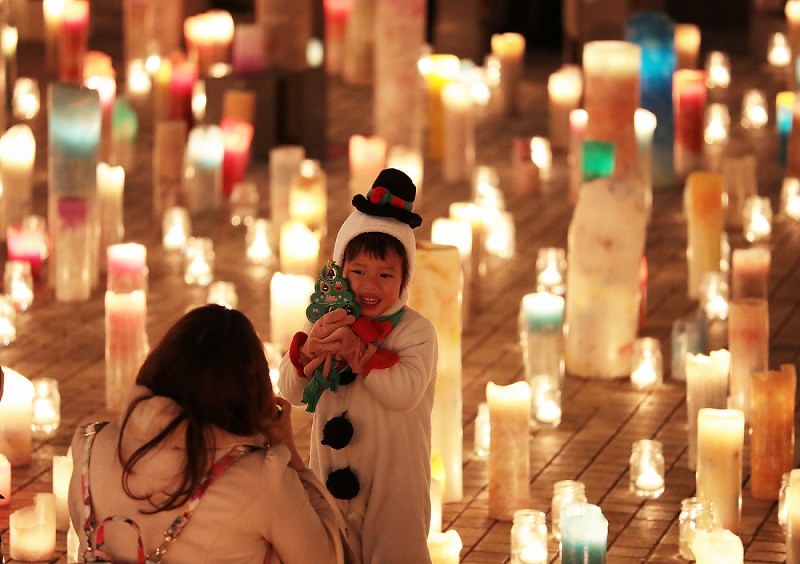 In Photos: 15,000 candles lit up for environmental event near Osaka ...