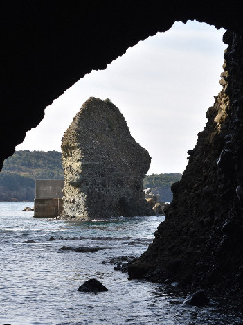 Cool natural rock formations a hidden gem along west Japan coastline ...
