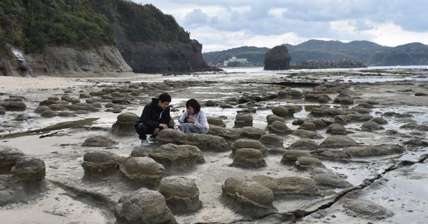 Cool natural rock formations a hidden gem along west Japan coastline ...
