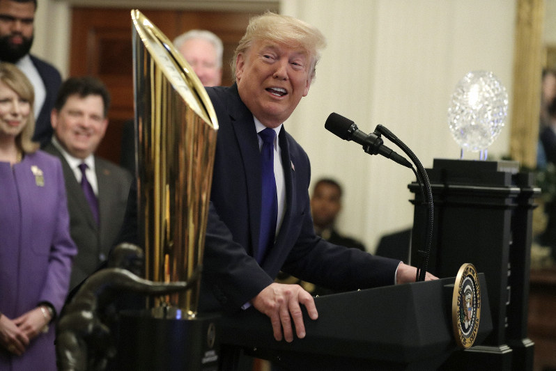Trump assembles a made-for-TV impeachment defense team - The Mainichi