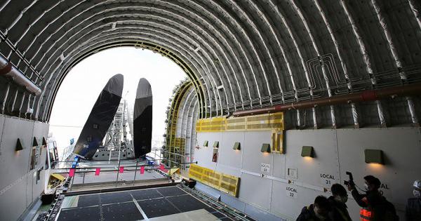 In Photos: Boeing's massive Dreamlifter cargo plane, inside and out ...
