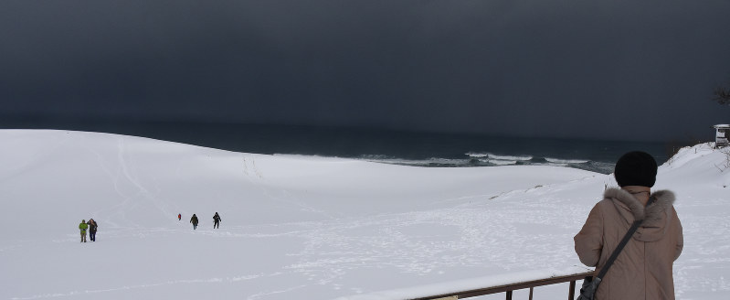 In Photos: Snow blankets Japan's famous Tottori Sand Dunes - The Mainichi