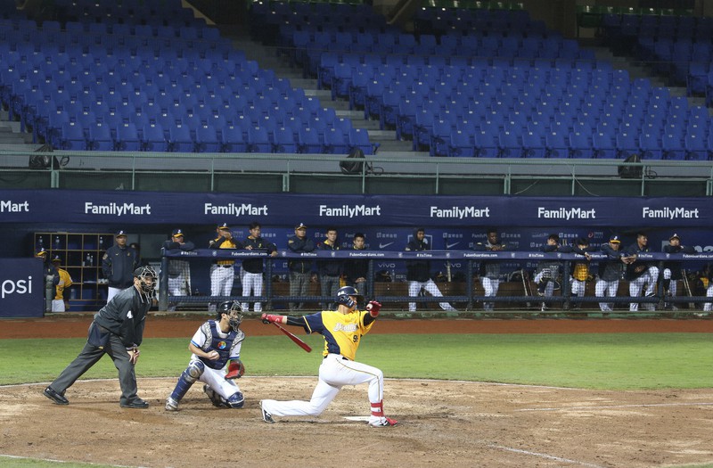 Baseball in full swing in Taiwan, even in empty stadiums - The Mainichi