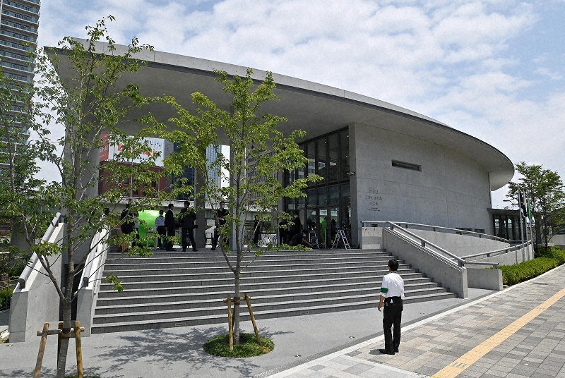 'Book Forest' designed by architect Ando opens for young readers in ...