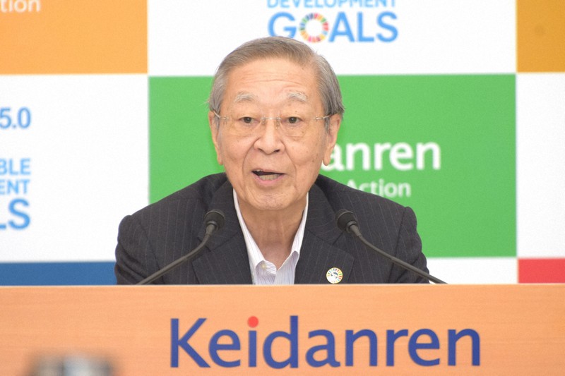 Japan Business Federation chair slams outgoing PM Abe for lacking ...