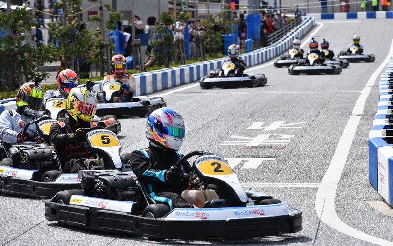 West Japan city holds nation's 1st kart race on public roads - The Mainichi