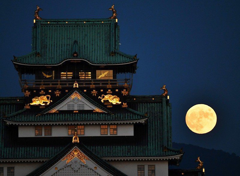 In Photos: 'Most beautiful' full moon shines over A-Bomb Dome, Osaka ...
