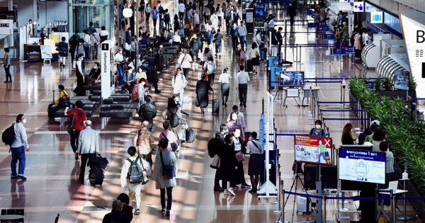 In Photos: Tokyo's top spots, transport hubs fill up on 1st Go To ...