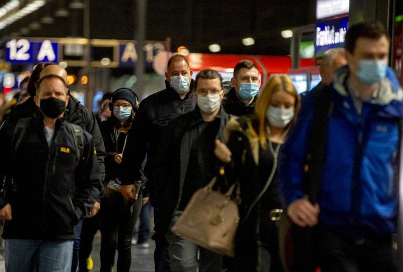 German area goes into de-facto virus lockdown - The Mainichi